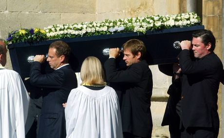 __COUNT__ THE FUNERAL OF OPERA SINGER SUSAN CHILCOTT, WELLS CATHEDRAL ...