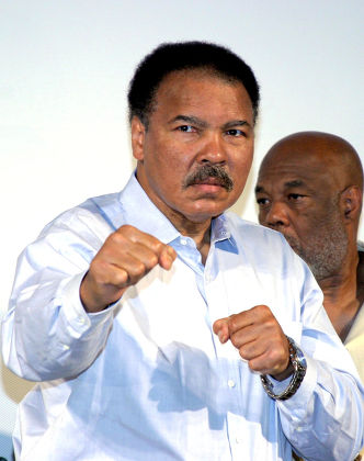 __COUNT__ 'GOAT: GREATEST OF ALL TIME' MUHAMMAD ALI BIOGRAPHY BOOK ...