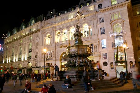 LONDON AT NIGHT, BRITAIN, 2003 Stock Pictures, Editorial Images and ...