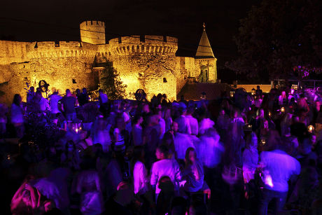 4 Medieval dancing club Stock Pictures, Editorial Images and Stock ...
