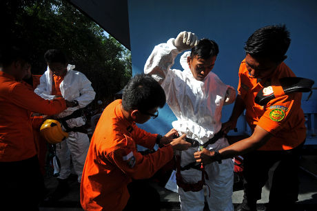 Indonesian Search Rescue Personnel Prepare Search Editorial Stock Photo ...