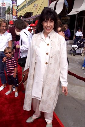 Cocktail reception held on the set of "The West Wing" as Producers and ...