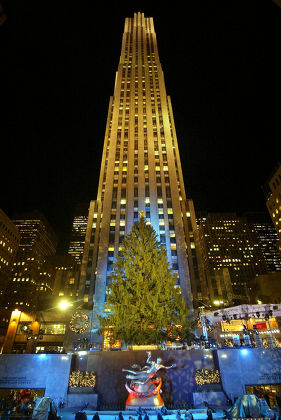 Rockefeller Center Christmas Tree Remains Unlit Editorial Stock Photo ...