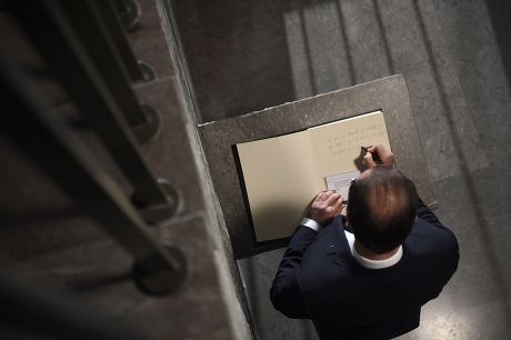 63 Jews signing Stock Pictures, Editorial Images and Stock Photos ...