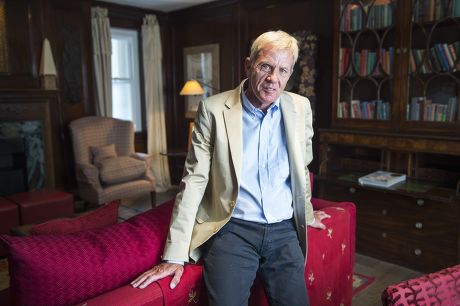imágenes de Author and Entrepreneur Richard Koch at the Pelham Hotel ...