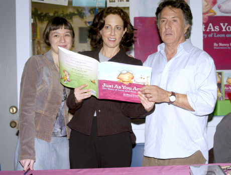 __COUNT__ DUSTIN HOFFMAN READING NANCY FREEMAN MARKS CHILDREN'S BOOK ...