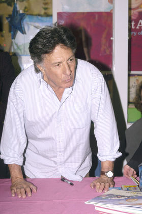 __COUNT__ DUSTIN HOFFMAN READING NANCY FREEMAN MARKS CHILDREN'S BOOK ...