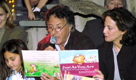 __COUNT__ DUSTIN HOFFMAN READING NANCY FREEMAN MARKS CHILDREN'S BOOK ...