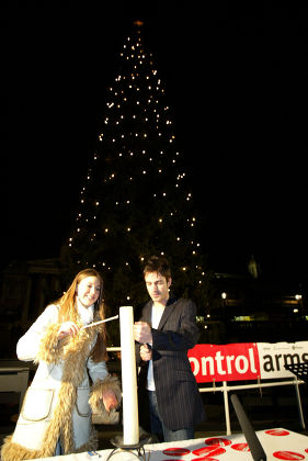 AMNESTY INTERNATIONAL 'CONTROL ARMS' CAMPAIGN CHRISTMAS CAROL CONCERT ...