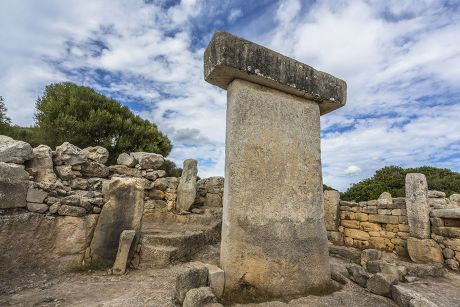 91 Megaliths Stock Pictures, Editorial Images and Stock Photos ...