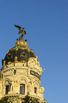 Dome Victoria Statue Metropolis Building Madrid Editorial Stock Photo ...