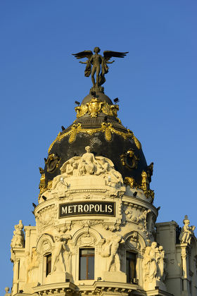 Dome Victoria Statue Metropolis Building Madrid Editorial Stock Photo ...