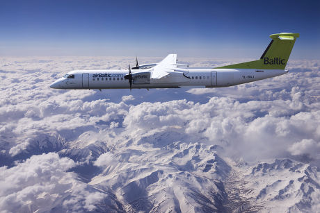 250 De havilland canada dash 8 Stock Pictures, Editorial Images and ...
