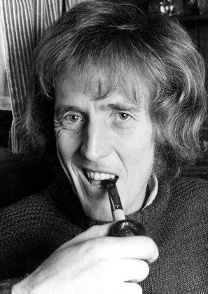 34 Comedian smoking pipe Stock Pictures, Editorial Images and Stock ...