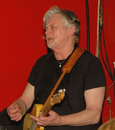 obituary - yardbirds founding guitarist anthony 'top' Stock Photos ...