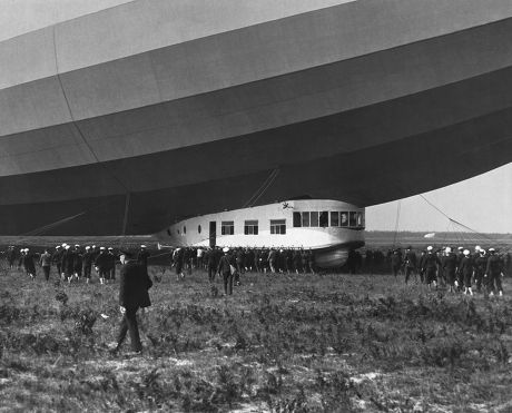 47 Airship construction Stock Pictures, Editorial Images and Stock ...