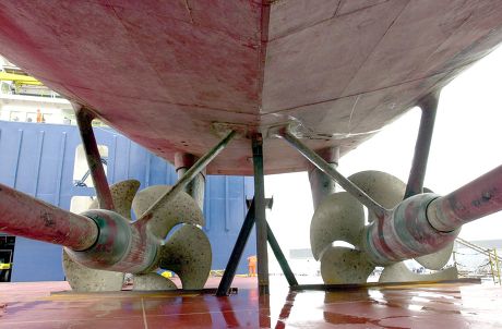Propellers Shafts Damaged Destroyer Uss Cole Editorial Stock Photo ...