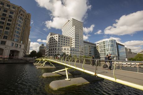 56 Pontoon bridge building Stock Pictures, Editorial Images and Stock ...