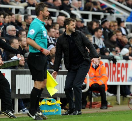 Jonas Gutierrez Newcastle United Green Bib Editorial Stock Photo ...