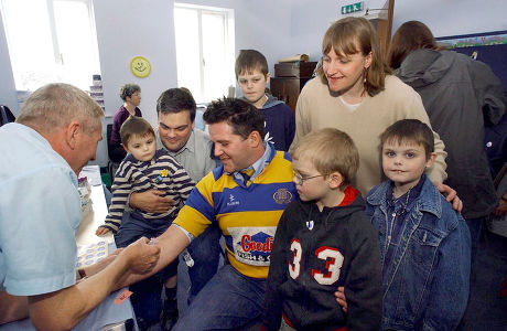 HUNDREDS OF PEOPLE VOLUNTEER TO BE BONE MARROW DONORS TO HELP JOSHUA ...