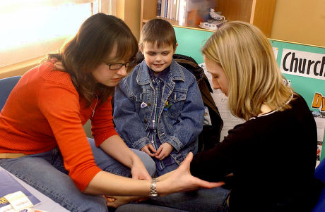 imágenes de HUNDREDS OF PEOPLE VOLUNTEER TO BE BONE MARROW DONORS TO ...
