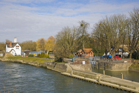 83 imágenes de Thames locks - Imágenes de stock, imágenes editoriales y ...