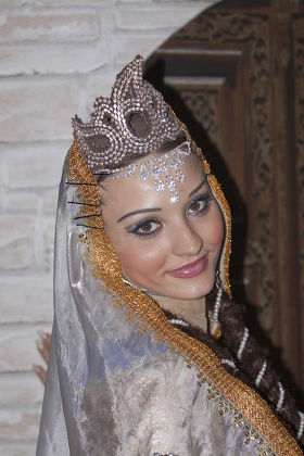 250 Arabic costumes Stock Pictures, Editorial Images and Stock Photos ...