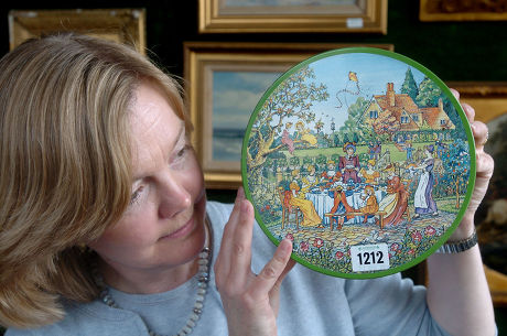 Miranda Bingham Lawrence Auctioneers Crewkerne Huntley Editorial Stock ...