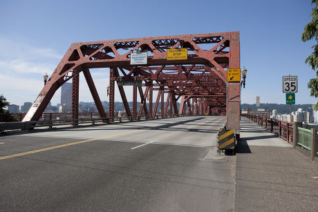 Broadway Bridge Wilamette River Portland Oregon Editorial Stock Photo ...