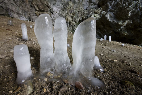 23 Dripstone formations Stock Pictures, Editorial Images and Stock ...