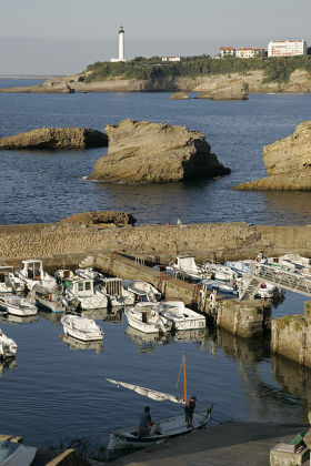 65 Rock basins Stock Pictures, Editorial Images and Stock Photos ...