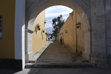 70 Narrow pathways Stock Pictures, Editorial Images and Stock Photos ...