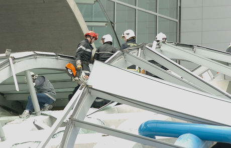 COLLAPSE OF PART OF TERMINAL 2E AT CHARLES DE GAULLE AIRPORT, PARIS ...