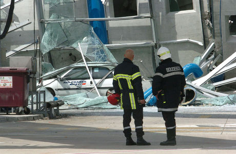 COLLAPSE OF PART OF TERMINAL 2E AT CHARLES DE GAULLE AIRPORT, PARIS ...