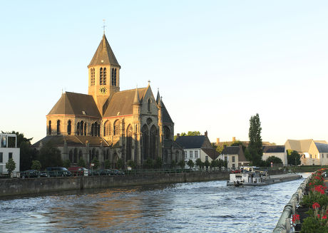 Onzelievevrouwekerk Van Pamele On Schelde River Editorial Stock Photo ...