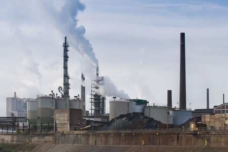 60 Large storage tanks Stock Pictures, Editorial Images and Stock ...