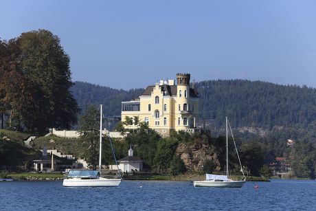 60 Lakeside castles Stock Pictures, Editorial Images and Stock Photos ...
