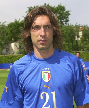 __COUNT__ PRESENTATION OF THE EURO 2004 ITALY FOOTBALL TEAM, COVERCIANO ...