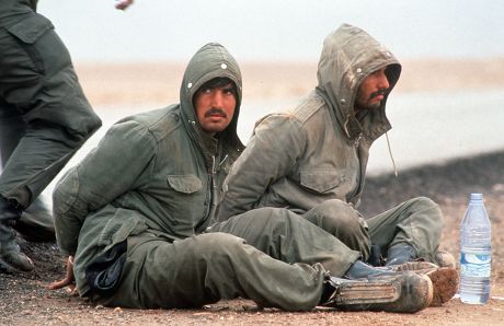 American Soldiers Capture Fleeing Iraqi Soldier Editorial Stock Photo ...