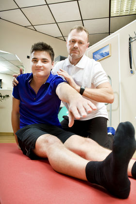 Model Released Physiotherapist Patient Doing Physiotherapy Editorial ...