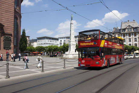 37 Excursion buses Stock Pictures, Editorial Images and Stock Photos ...