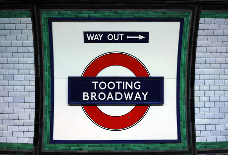 Subway Sign Subway Station Tooting Broadway Editorial Stock Photo ...