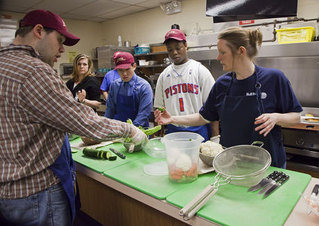 Teacher Helps Students Food Preparation Class Editorial Stock Photo ...