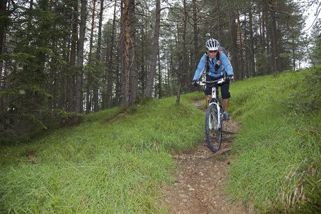 70 Narrow pathways Stock Pictures, Editorial Images and Stock Photos ...