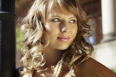 10 Eyes averted Stock Pictures, Editorial Images and Stock Photos ...