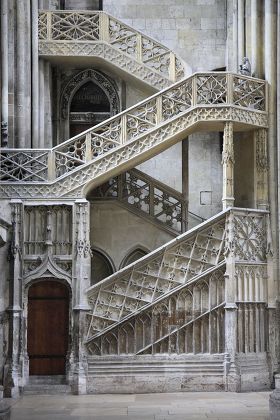 27 Cathedral parapet Stock Pictures, Editorial Images and Stock Photos ...