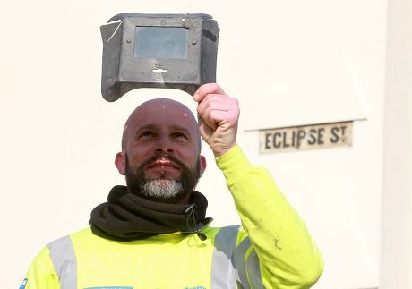 Workmen Using Welding Mask On Eclipse Editorial Stock Photo - Stock ...