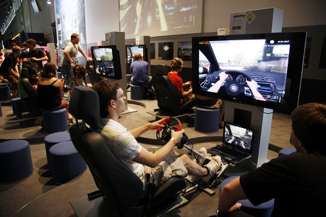 26 Screen of the simulator Stock Pictures, Editorial Images and Stock ...