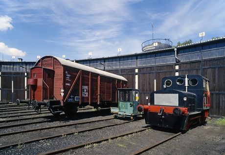 Historic Rail Cars Front Roundhouse Railway Editorial Stock Photo ...