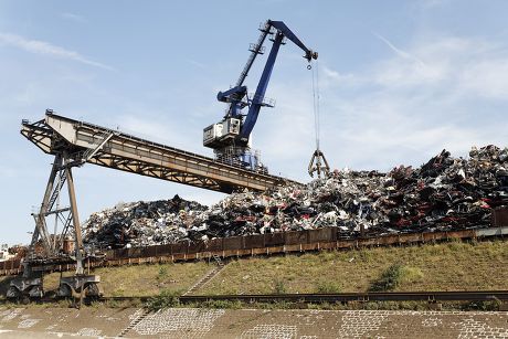 Large Overhead Crane Handling Scrap Metal Editorial Stock Photo - Stock ...